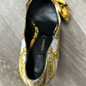 Versace Collection | Shoes | Versace Gold And White Classic Heels ...